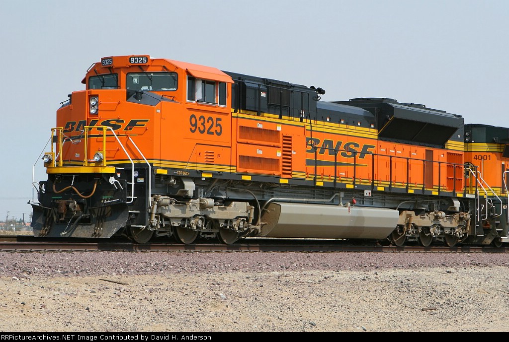 BNSF 9325
